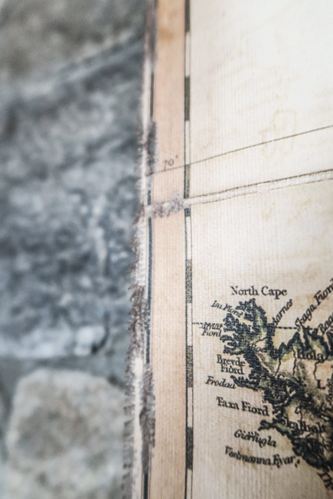 Unique Old Map of the World from 1819 on canvas - Canvas Wall Maps