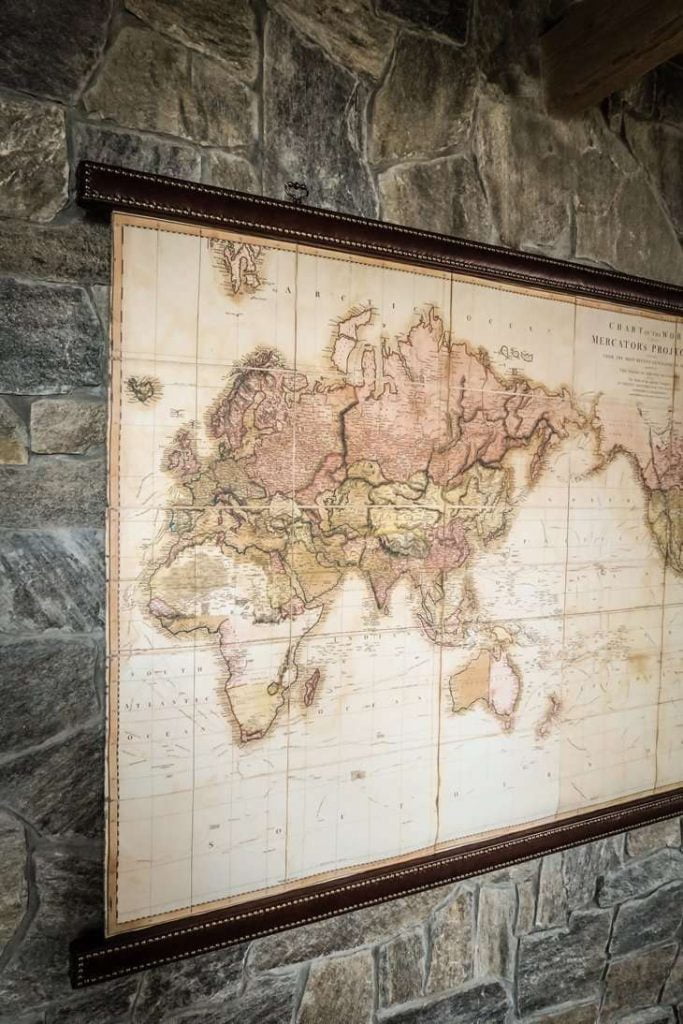 Unique Old Map of the World from 1819 on canvas - Canvas Wall Maps